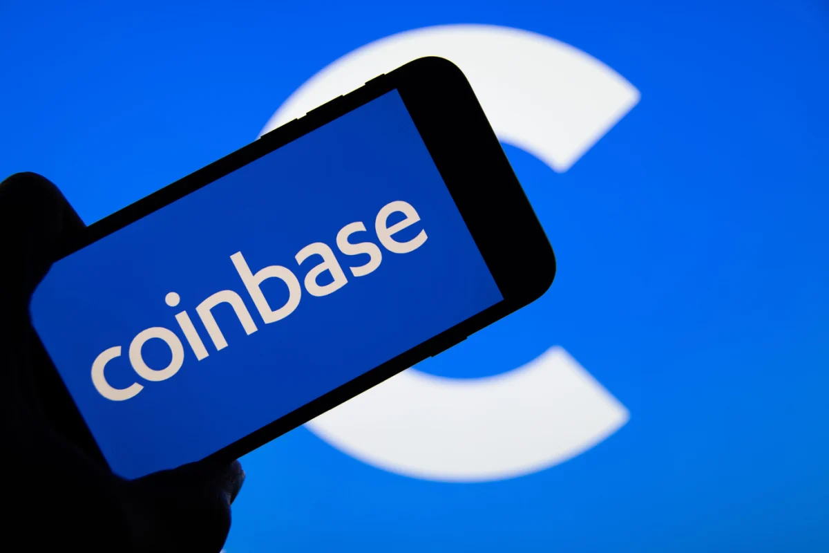 Coinbase Shares Surge 8% as Q4 Earnings Smash Expectations Coinbase Shares Surge 8% as Q4 Earnings Smash Expectations